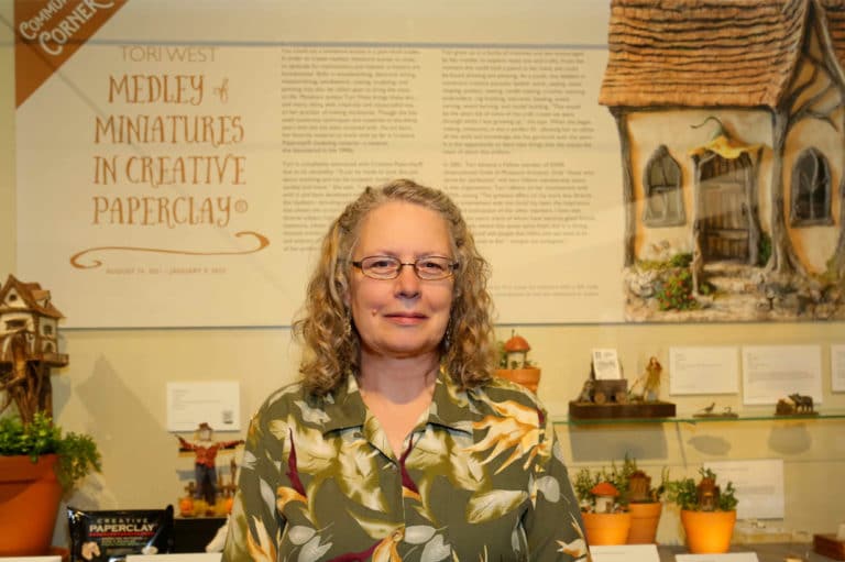 Artist Demonstration: Tori West | Miniature Museum